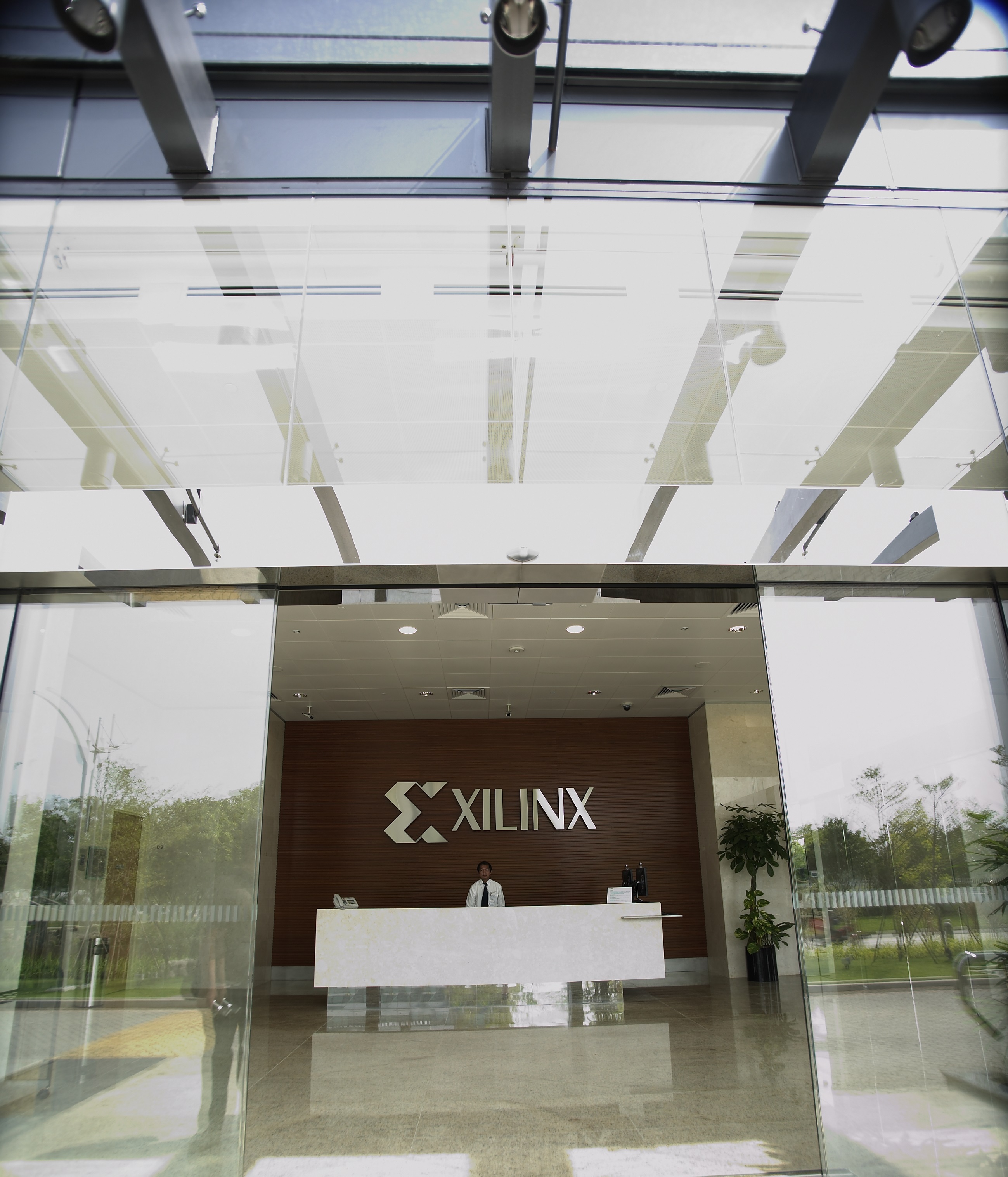 Tech-XILINX 03 - Jim & Hall's